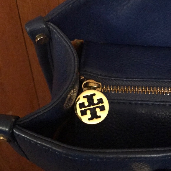Tory Burch | Bags | Tory Burch Leather Eastwest Gareth Tote | Poshmark